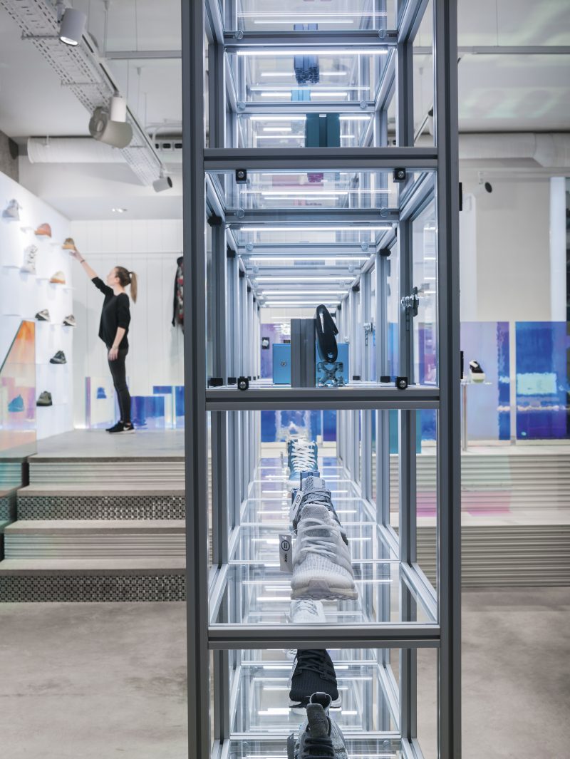 A sneaker store with a futuristic aluminium look - item Blog