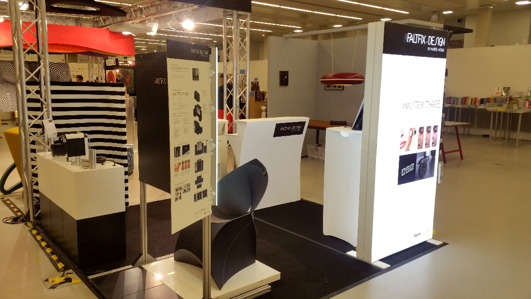 A mobile make-up station with style - item Blog