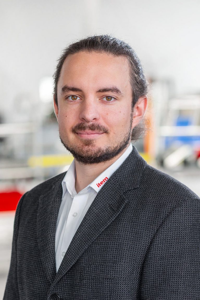 Perfiles especiales para ingeniería mecánica: de madera y plástico ...