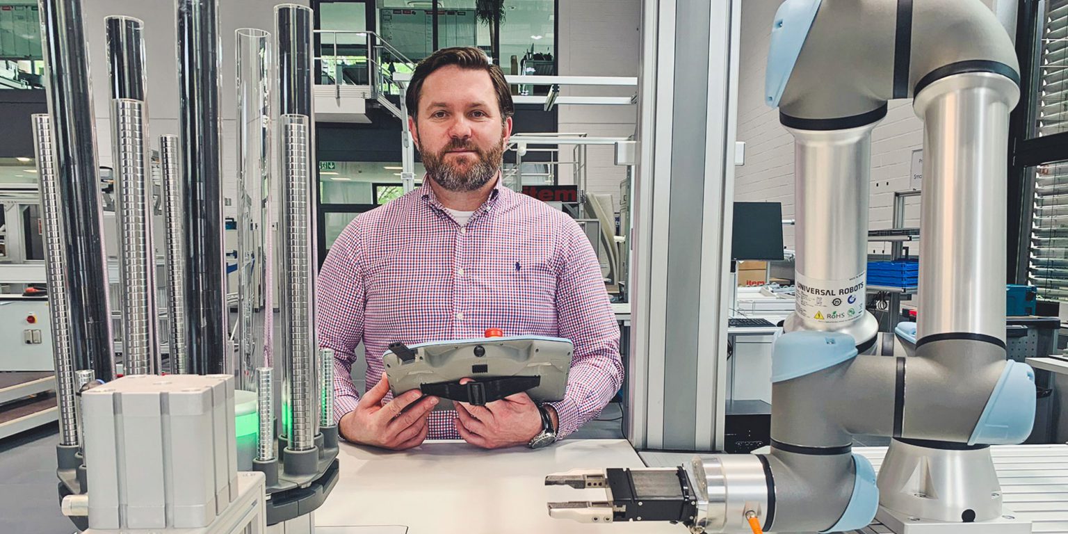 Human-robot collaboration – benefits of cobots in industry - item Blog