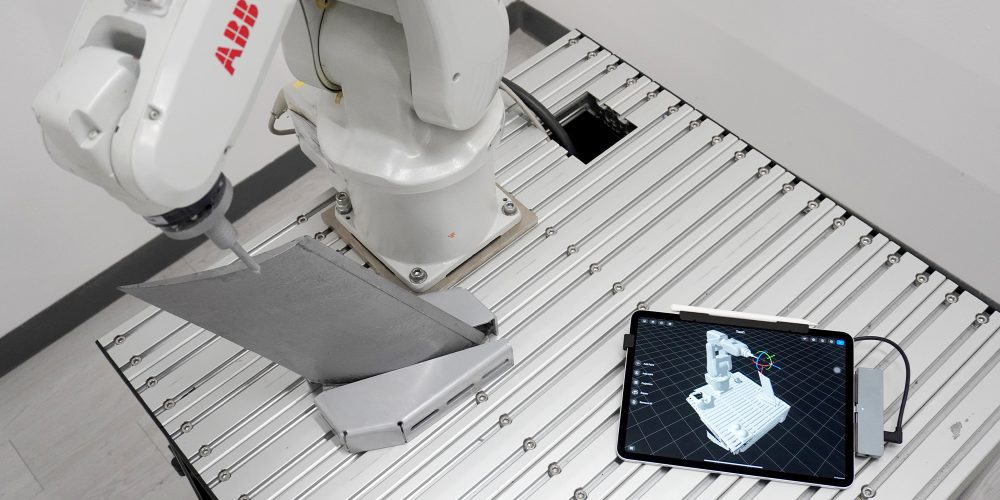 Programming robots on a tablet – it couldn’t be easier! - item Blog