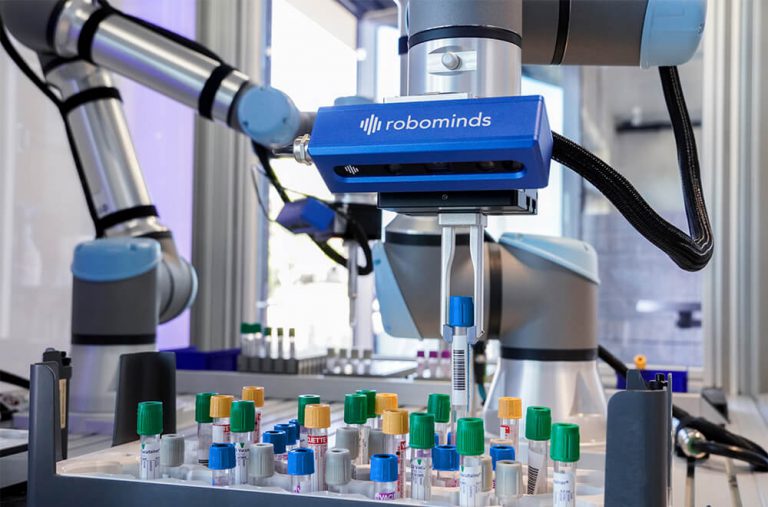 Smart robots in the lab – for automated sample handling - item Blog
